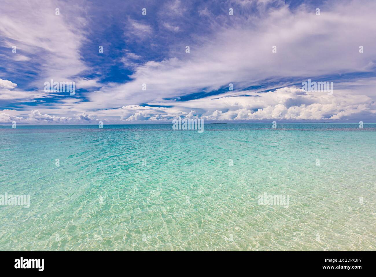 Plage avec mer bleu turquoise Banque de photographies et d’images à ...