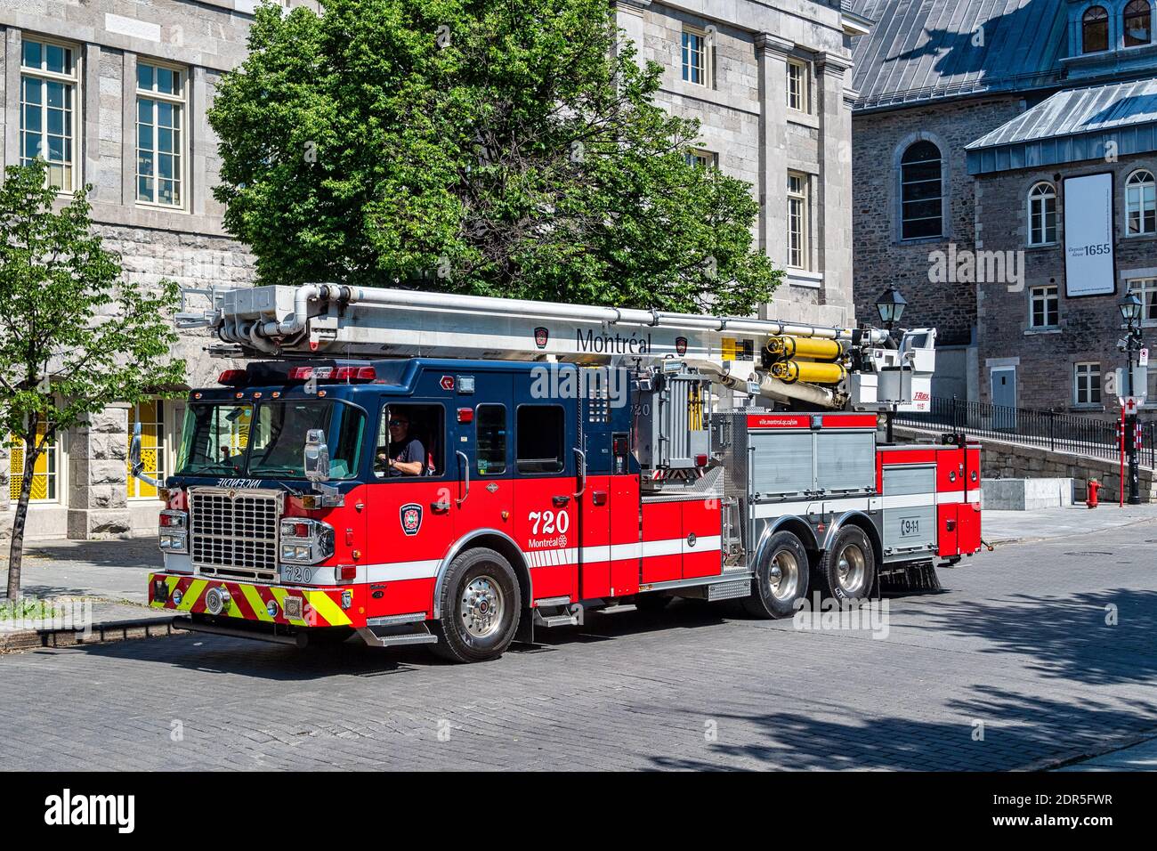 Camion de pompier montréal Banque de photographies et d’images à haute ...