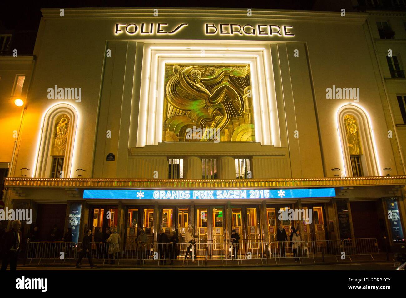 Folies bergère paris Banque de photographies et d’images à haute résolution - Alamy
