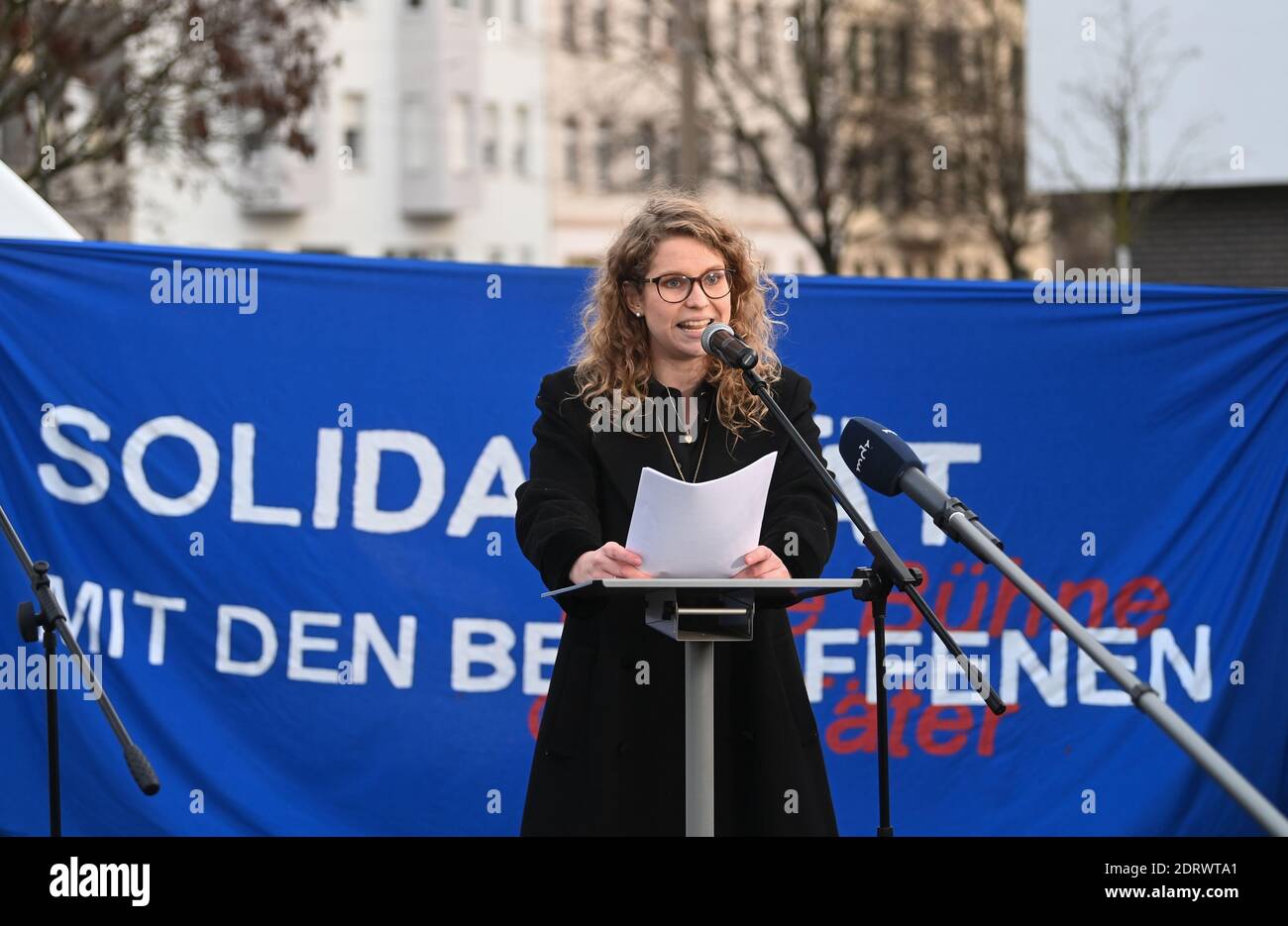 Magdebourg, Allemagne. 21 décembre 2020. Christina Feist prend la ...