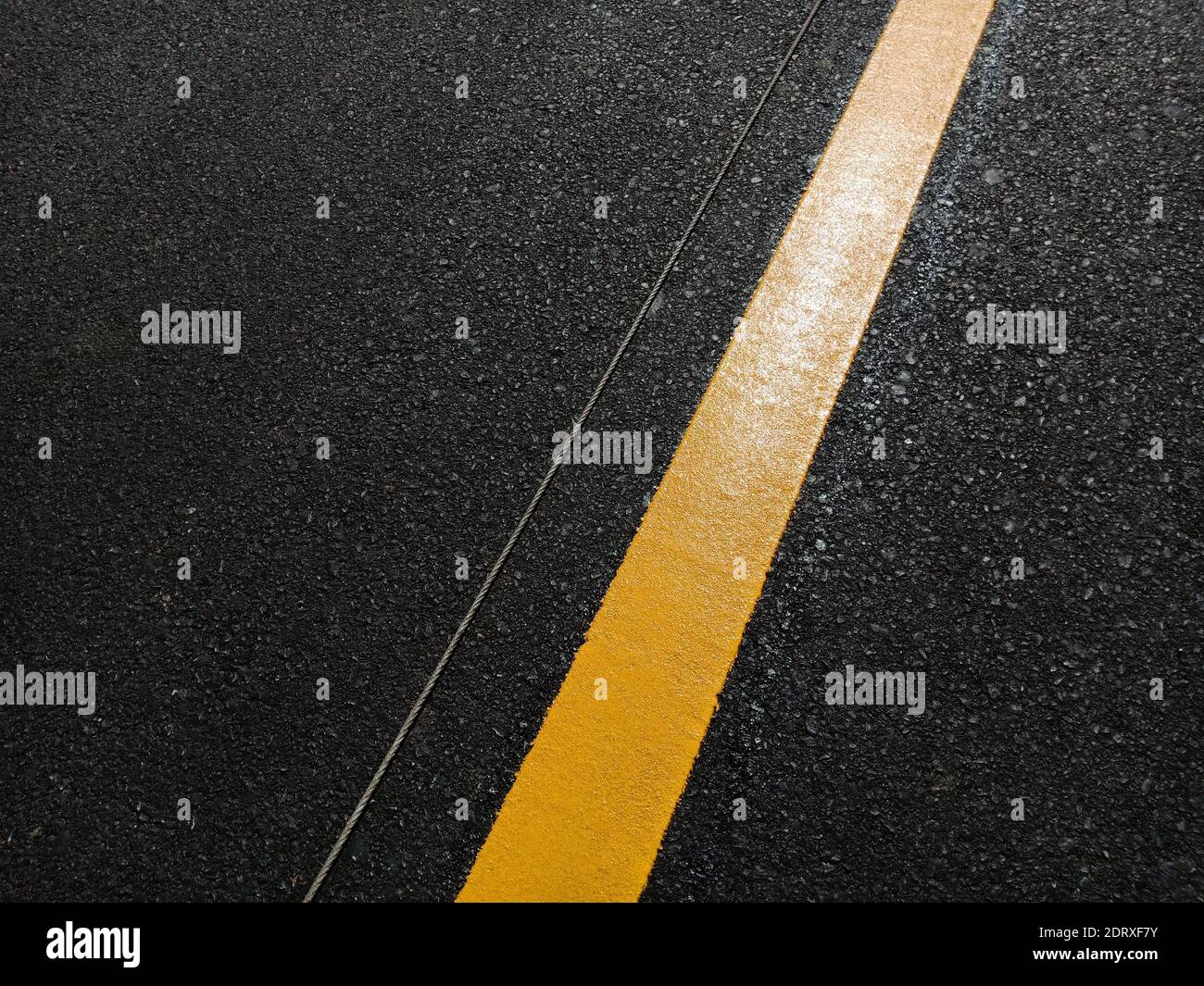 Ligne de marquage routier Banque de photographies et d’images à haute ...