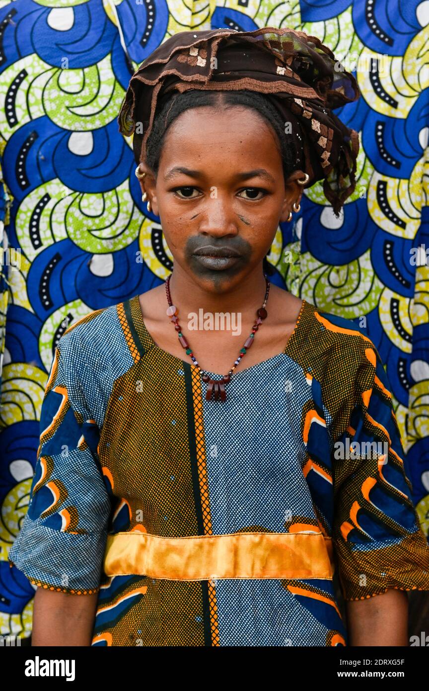 Femme peule paint Banque de photographies et d’images à haute ...