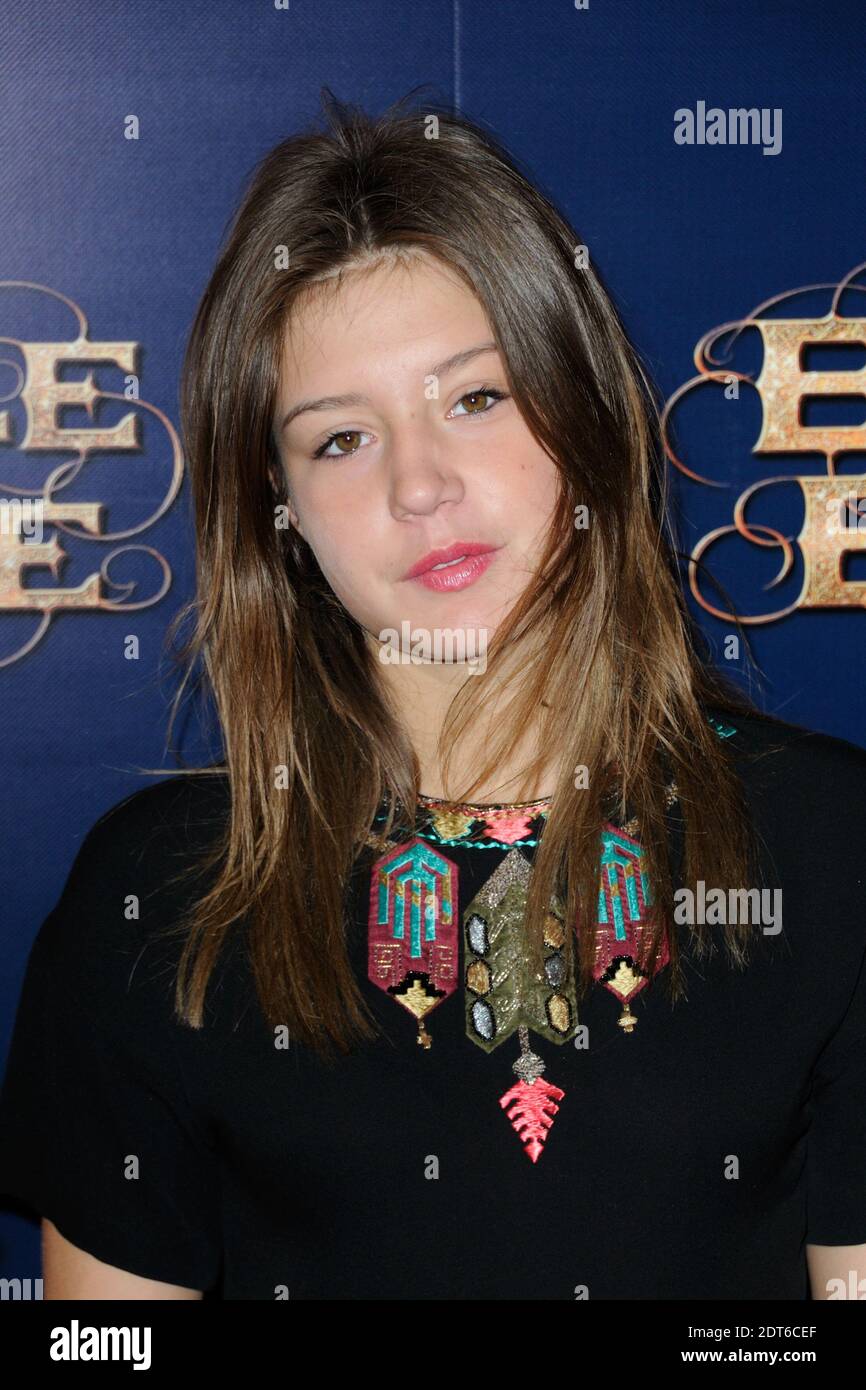 Adele Exarchopoulos participant à la première 'la Belle et la Bete' à l ...