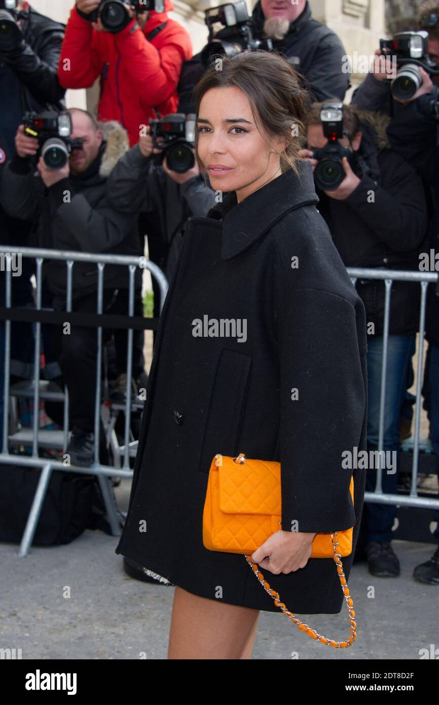 Elodie Bouchez arrivant au salon prêt à porter de Chanel automne/hiver ...