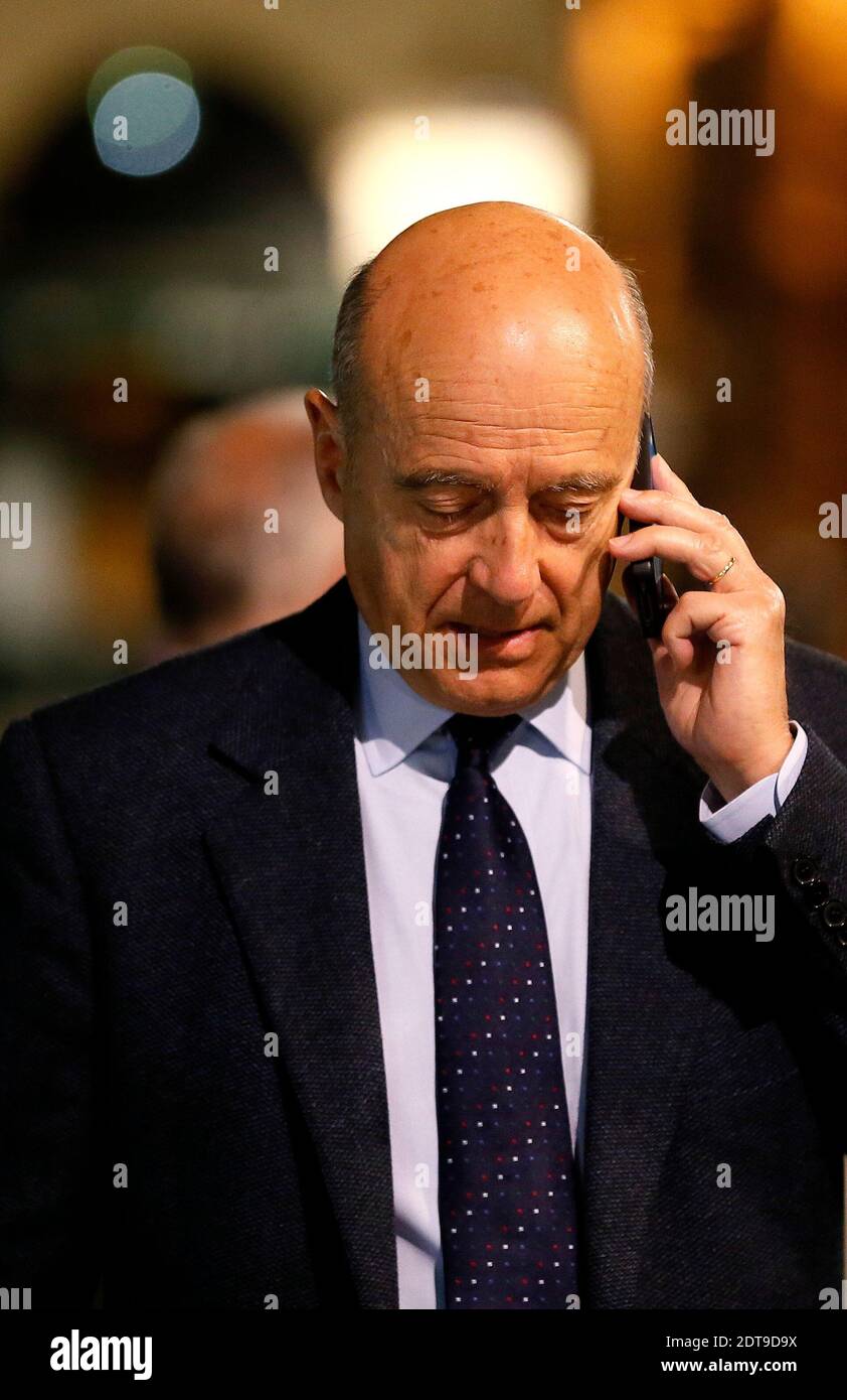 Le maire Alain Juppe prononce un discours et prononce un jubilé à ... Le maire Alain Juppe prononce un discours et prononce un jubilé à ...