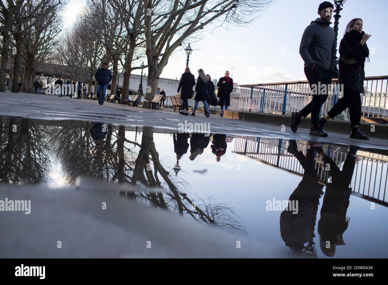 Une flaque Banque de photographies et d’images à haute résolution - Alamy