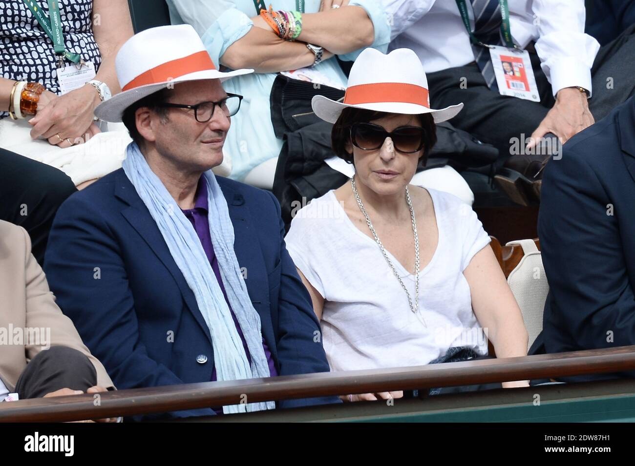 Ruth Elkrief et son mari Claude Czechowski regardant un match lors de ...