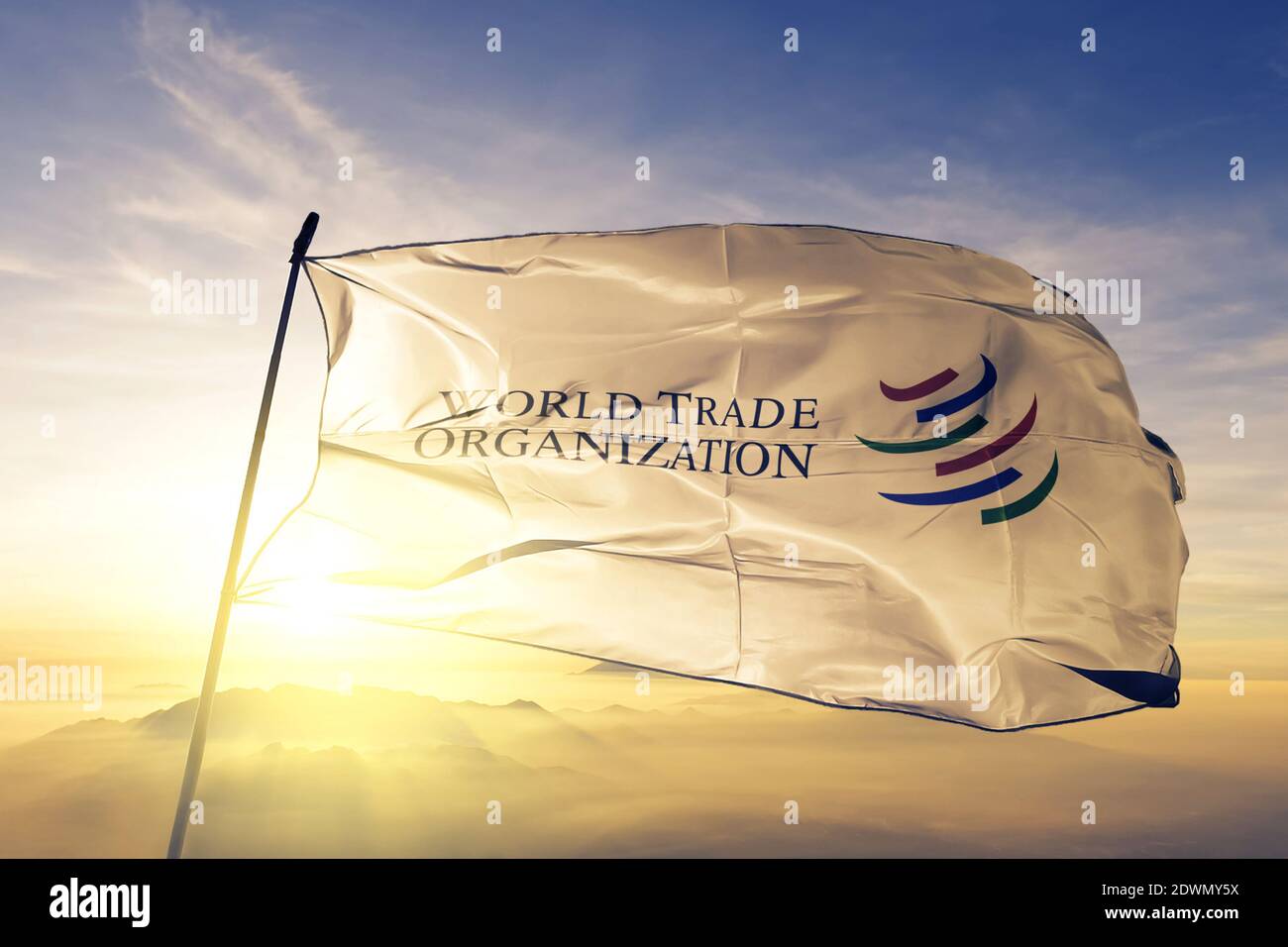 Le drapeau de l'OMC de l'Organisation mondiale du commerce s'est hissé ...