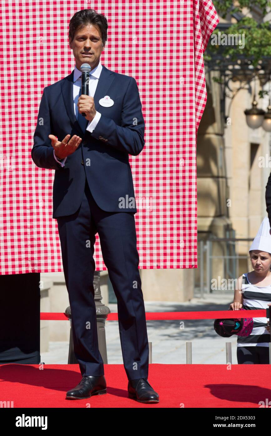Philippe Gas Président d'Eurodisney inaugure 'Remy place' (attraction ...