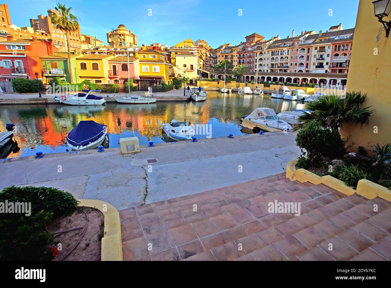 Port saplaya Banque de photographies et d’images à haute résolution - Alamy