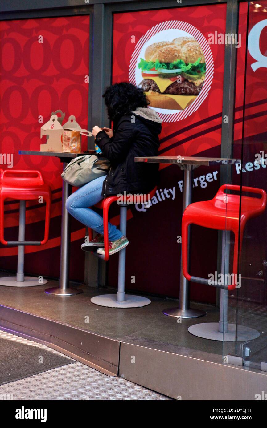 Quick fast food restaurant paris Banque de photographies et d’images à ...
