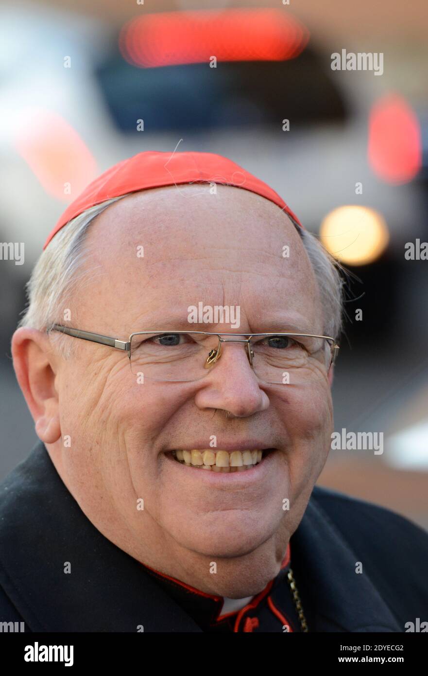 Le cardinal français Jean-Pierre Ricard arrive pour des pourparlers à l ...