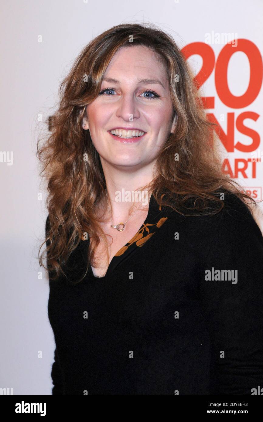 Cindy Tempez assistant à la première '20 ans d'ECART' à l'Opéra de ...