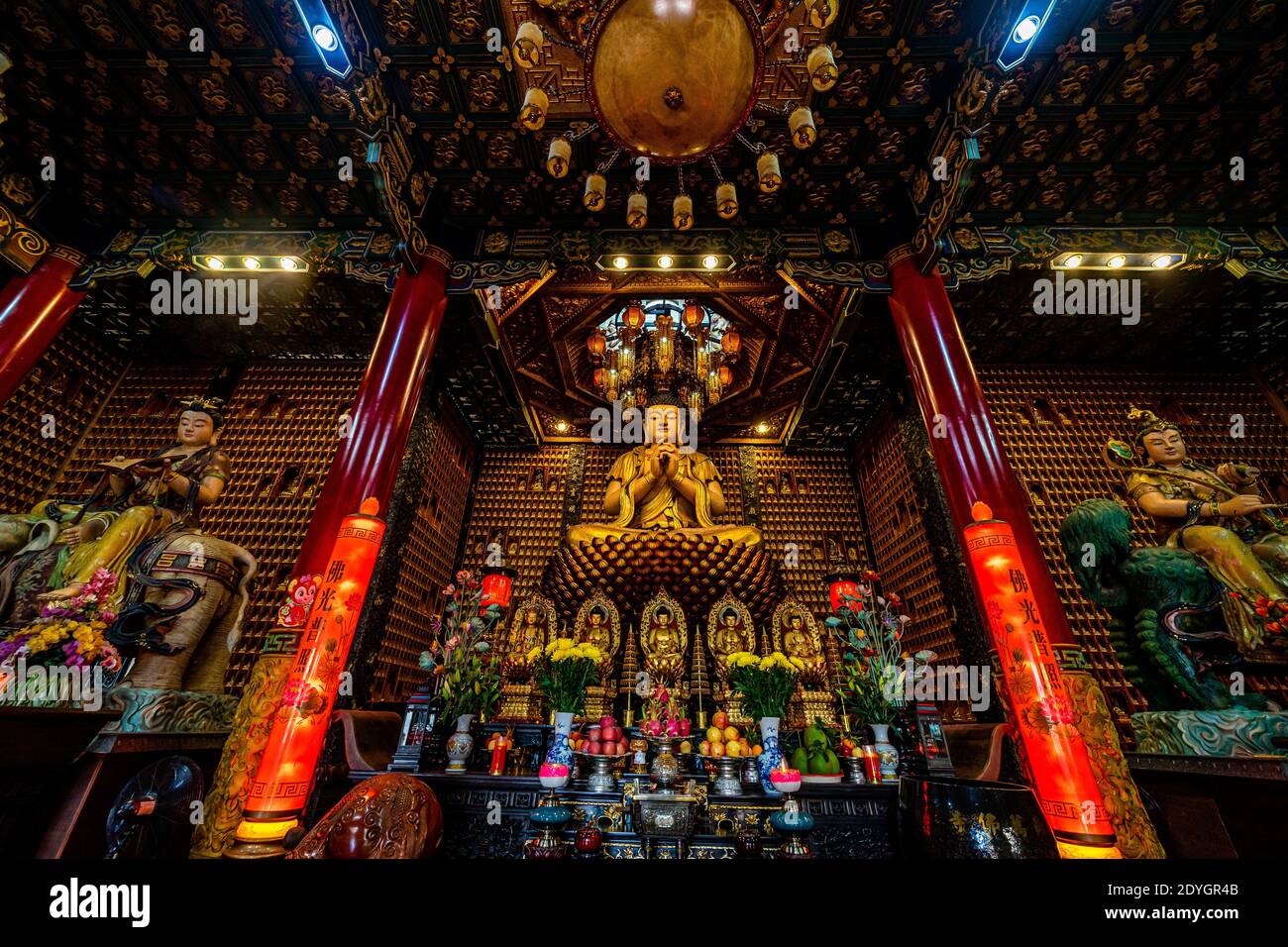 Grande Statue En Plein Air Banque d'image et photos - Alamy