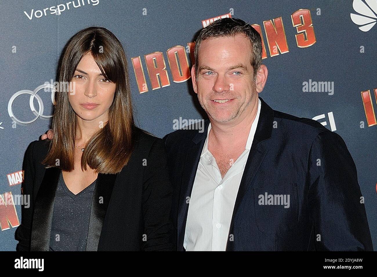 Le chanteur canadien Garou avec sa petite amie modèle et sa compagne ...