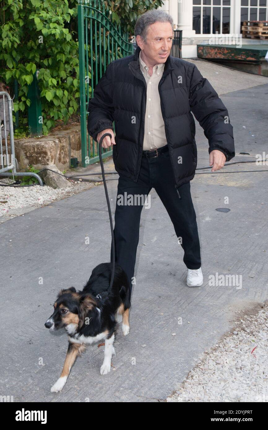 Michel drucker champs elysees Banque de photographies et d’images à ...