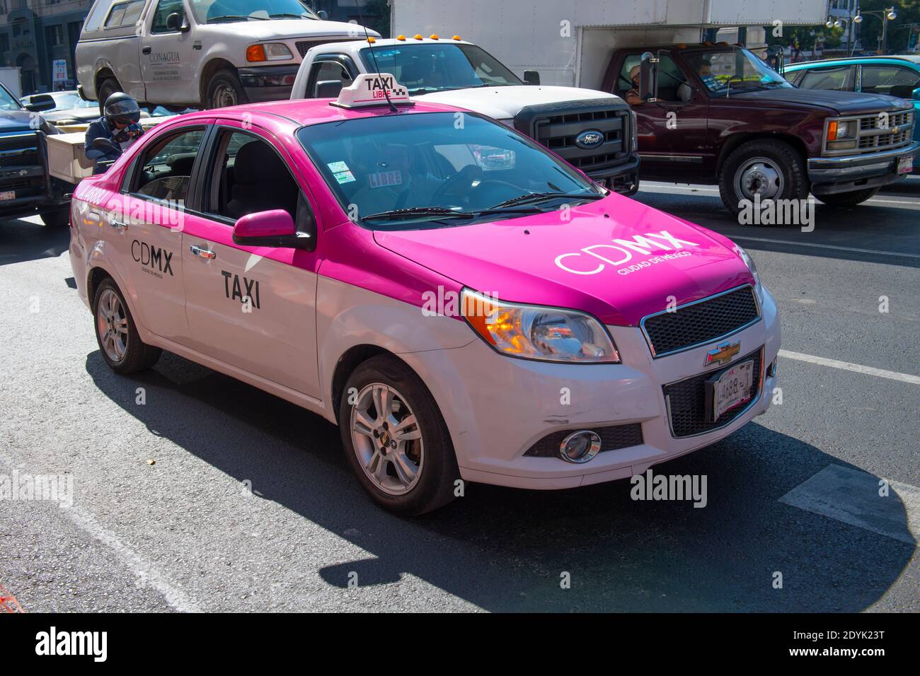 Taxi rose CDMX dans le centre historique de Mexico CDMX, Mexique. Le ...