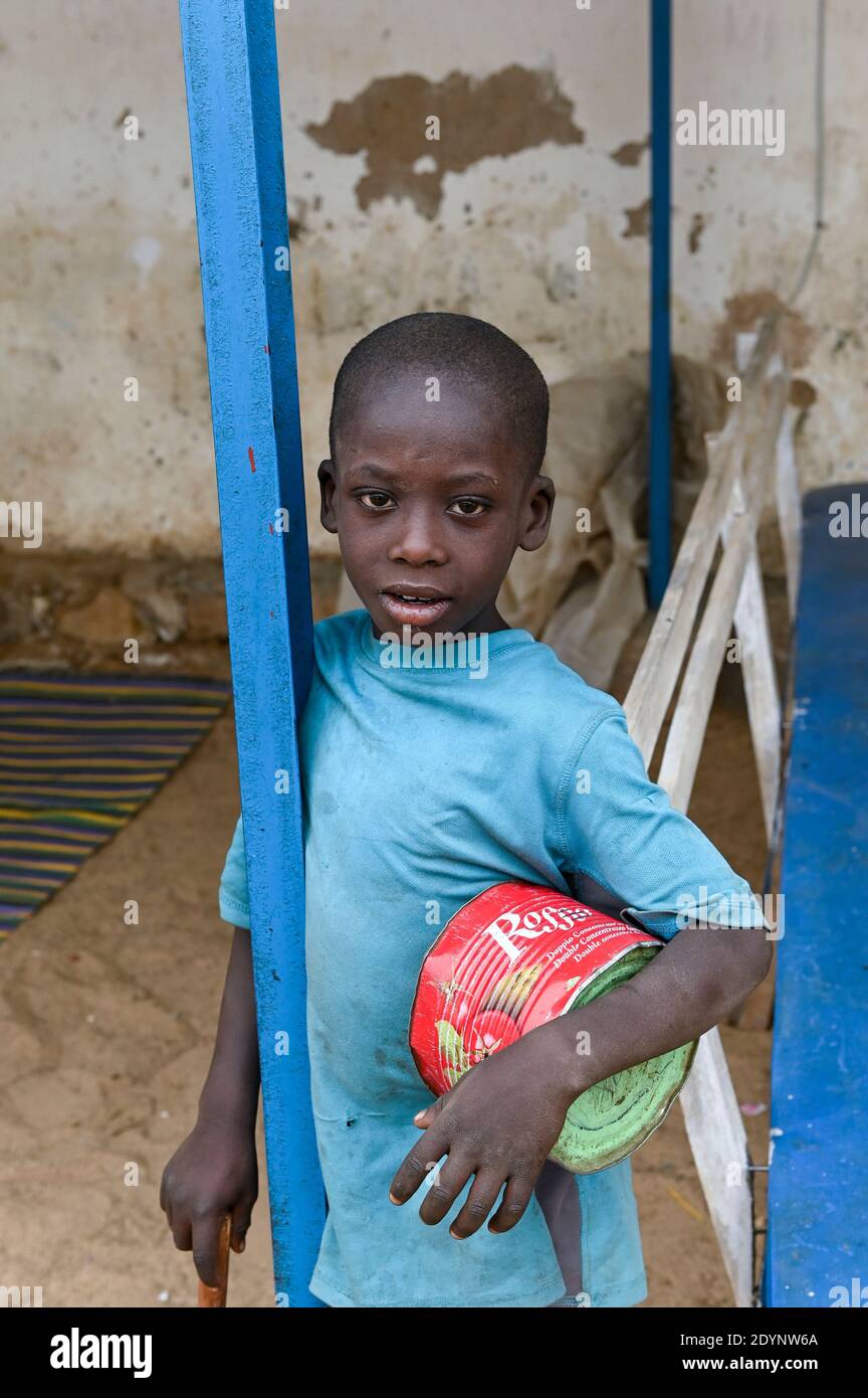 Garçons talibés Banque de photographies et d’images à haute résolution ...