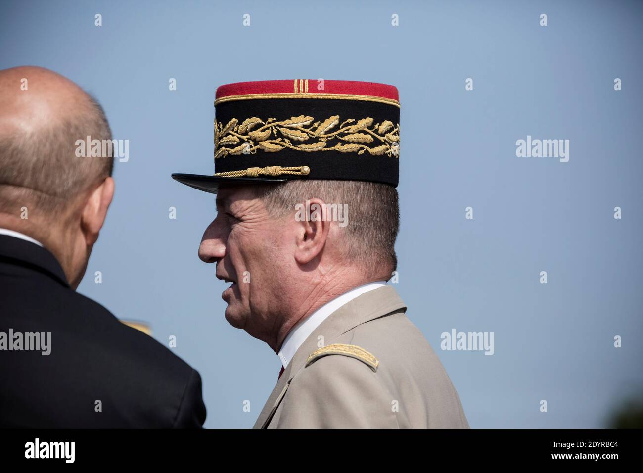 Benoit Puga lors du défilé militaire annuel du 14 juillet 2013 sur la ...