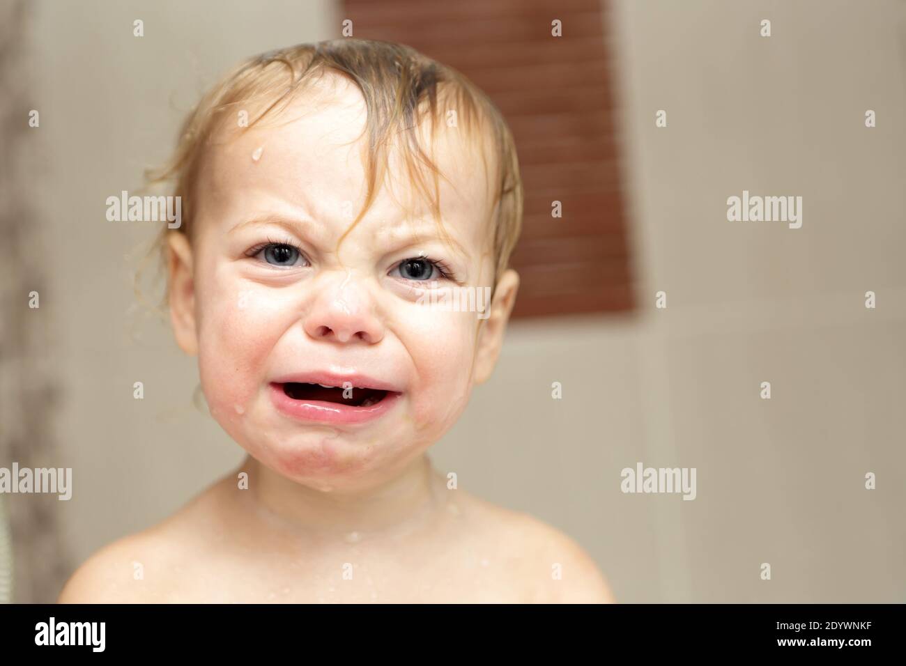 Bébé russe pleure Banque de photographies et d’images à haute ...