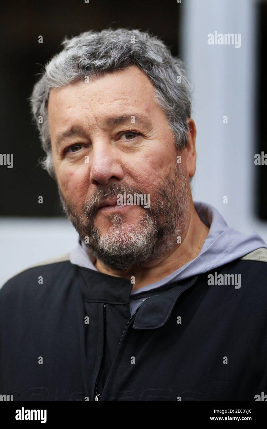 Le designer français Philippe Starck pose pour des photos après la ...