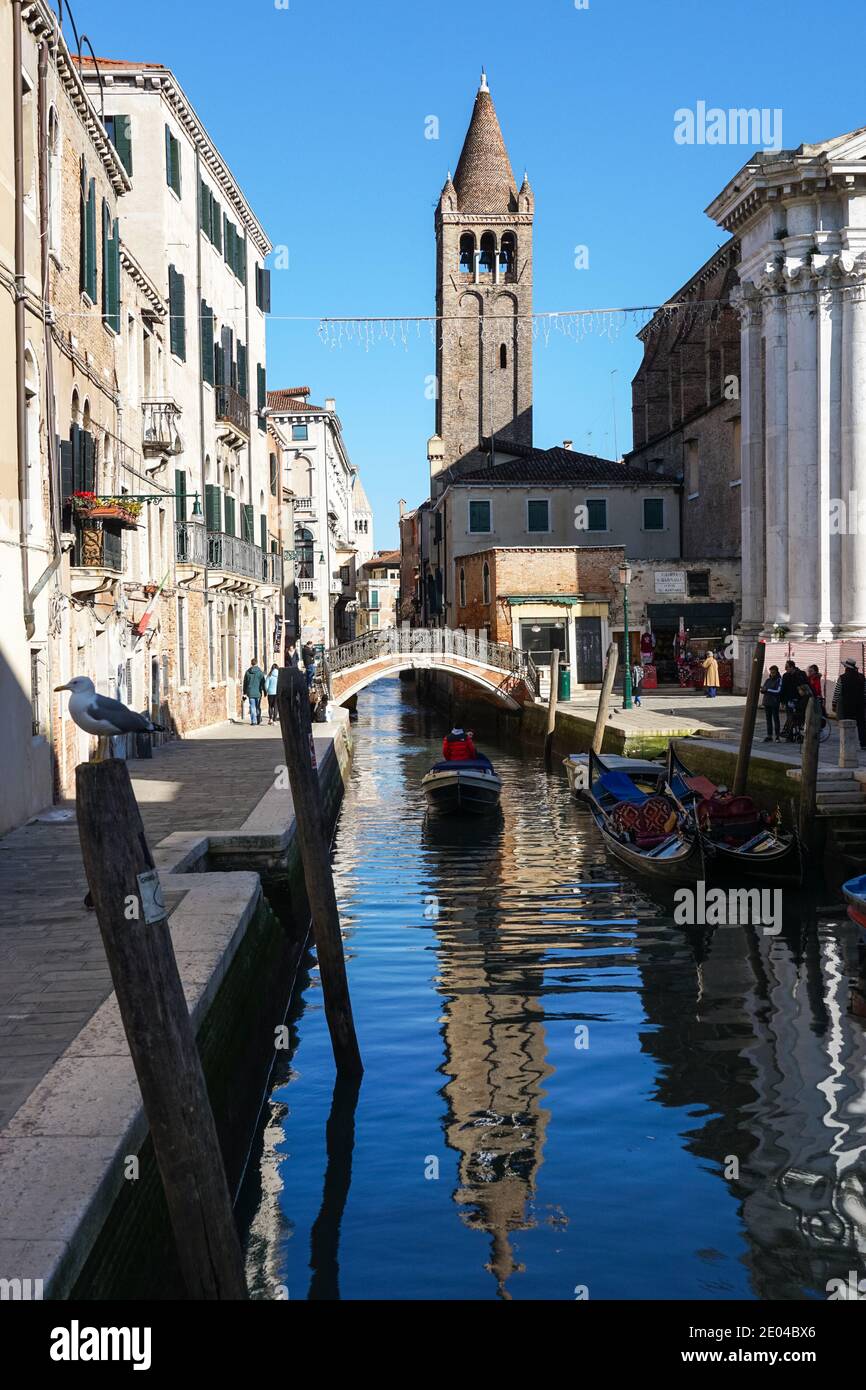 Chiesa di san barnaba venice Banque de photographies et d’images à ...