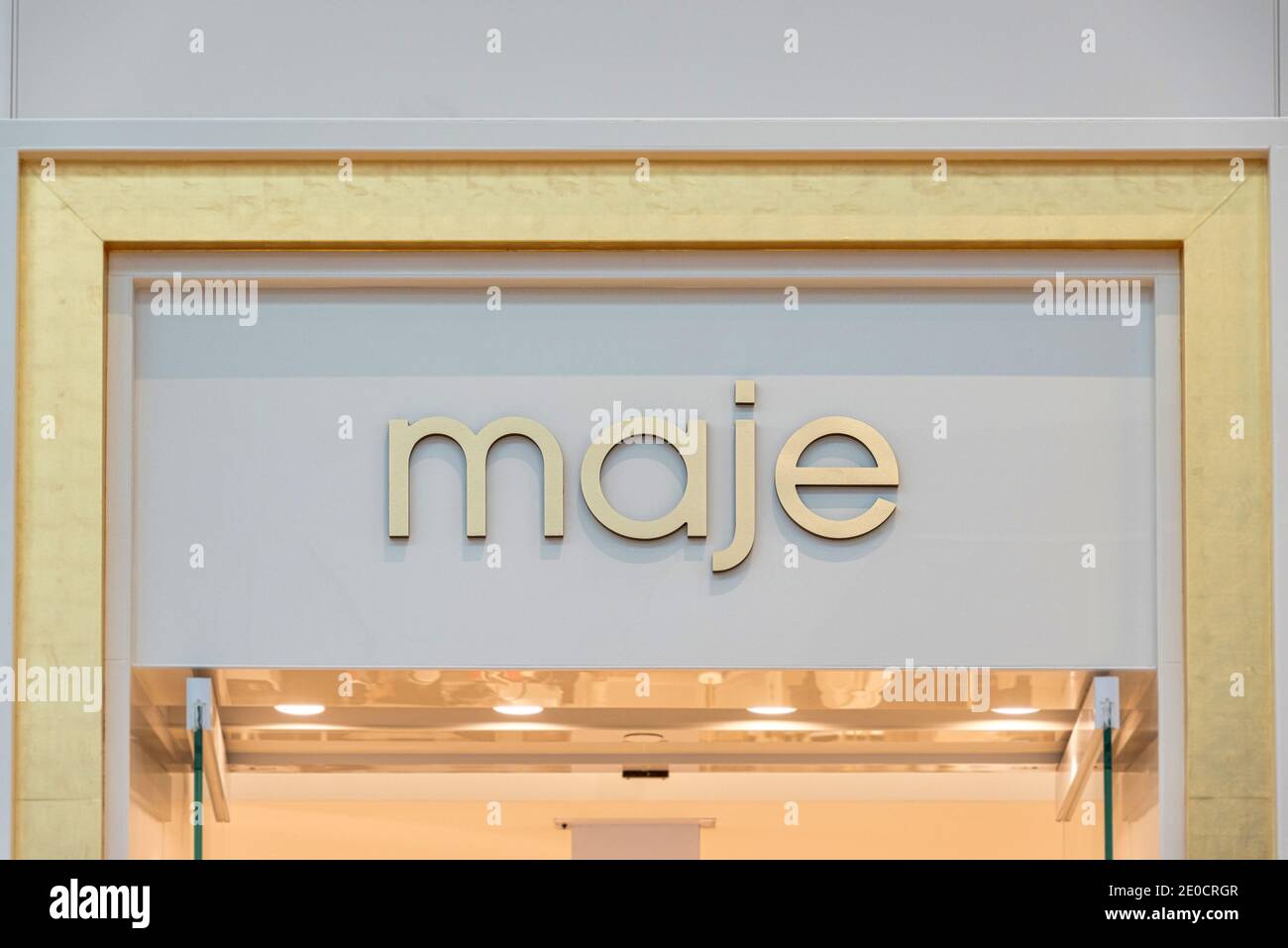 Maje magasin Banque de photographies et d’images à haute résolution - Alamy