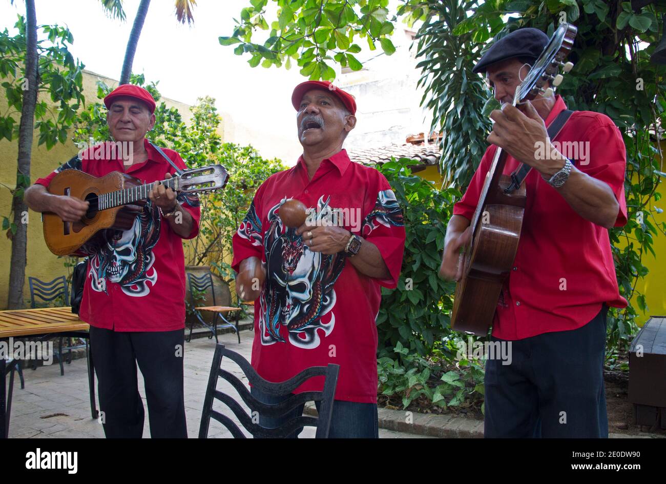 Instruments cubains traditionnels Banque de photographies et d’images à ...