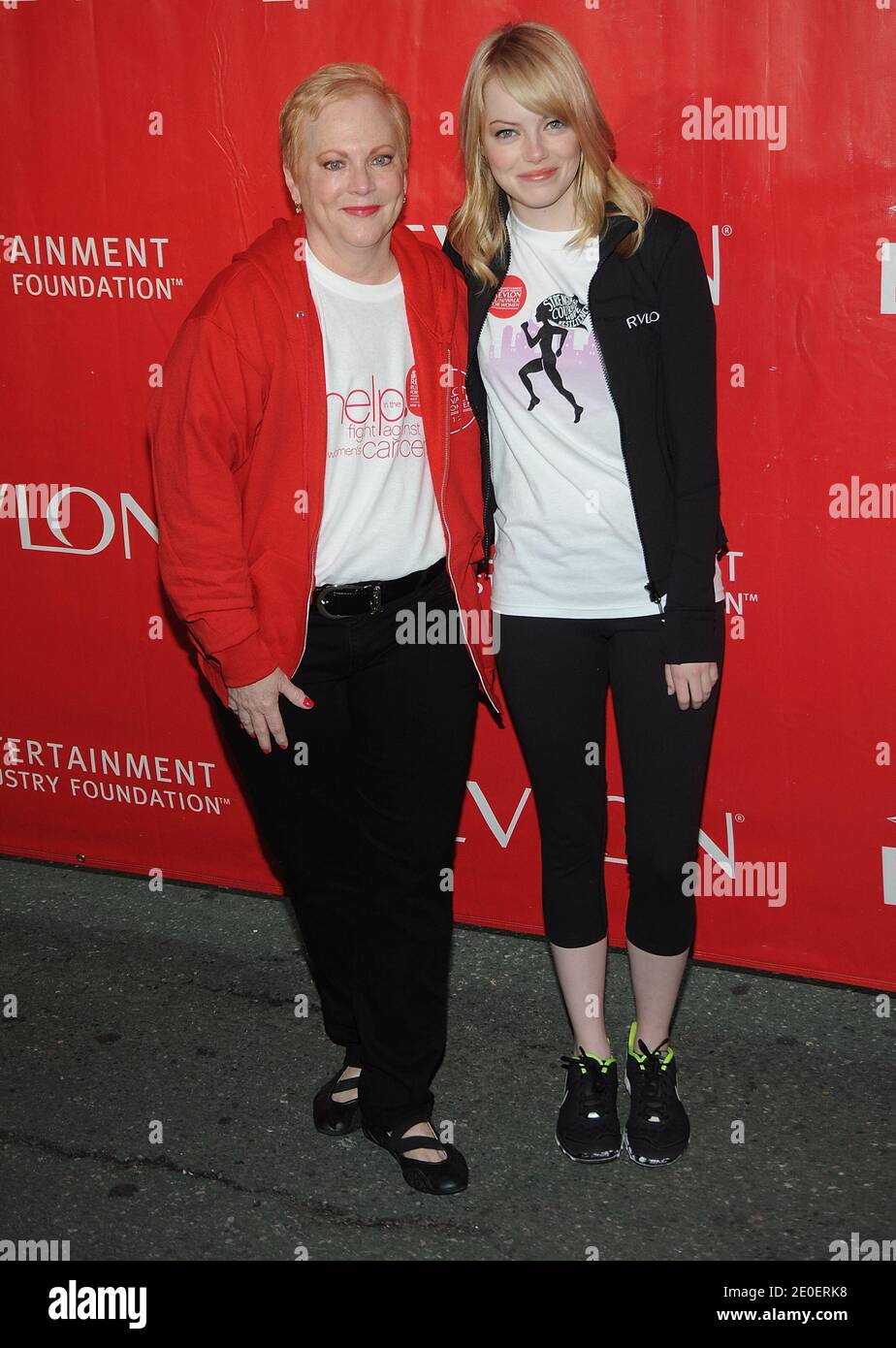 Emma stone and mother Banque de photographies et d’images à haute ...
