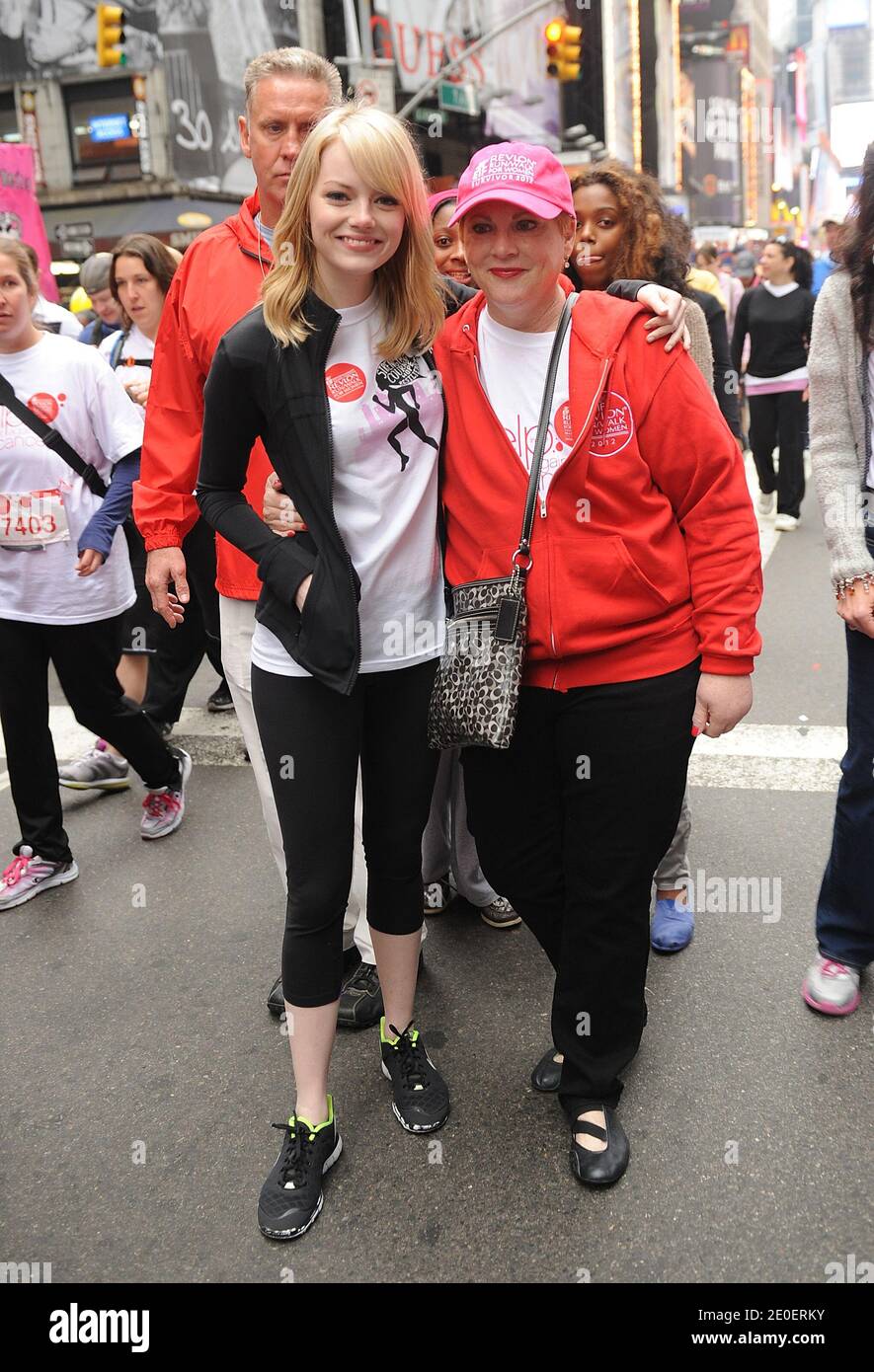 Emma stone and krista stone Banque de photographies et d’images à haute ...