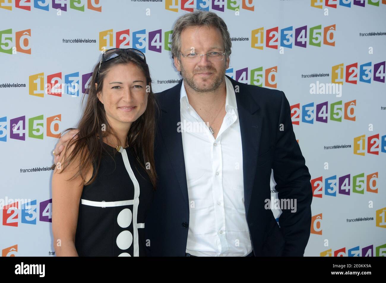 Alix Grandel et David Lefrancois arrivent à la conférence de presse ...
