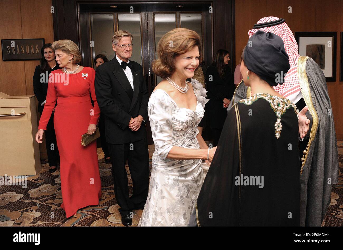 H.M. la reine Silvia de Suède accueille la princesse Sara bint Talal bin Abdulaziz Al Saud et H ...