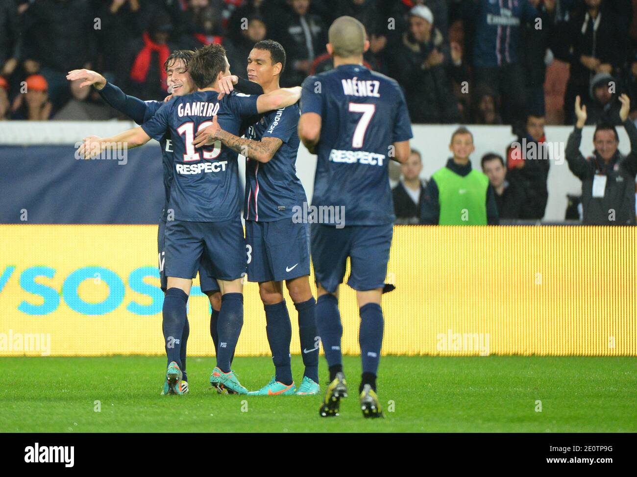Kevin Gameiro du PSG célèbre avec ses coéquipiers après avoir obtenu ...