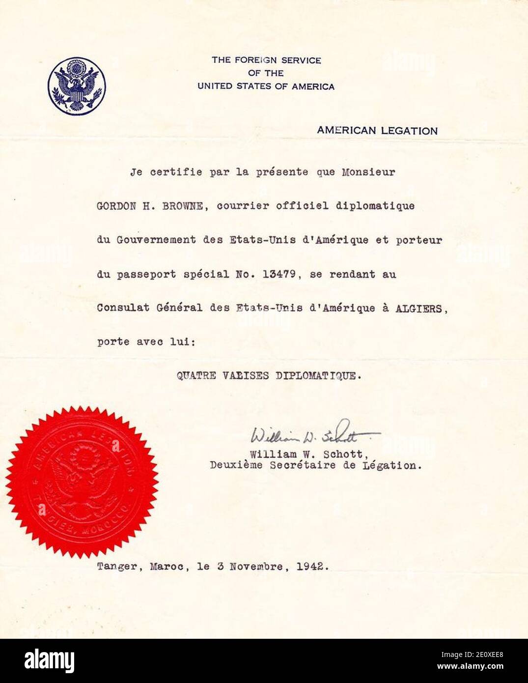 Diplomatic courier Banque de photographies et d’images à haute ...