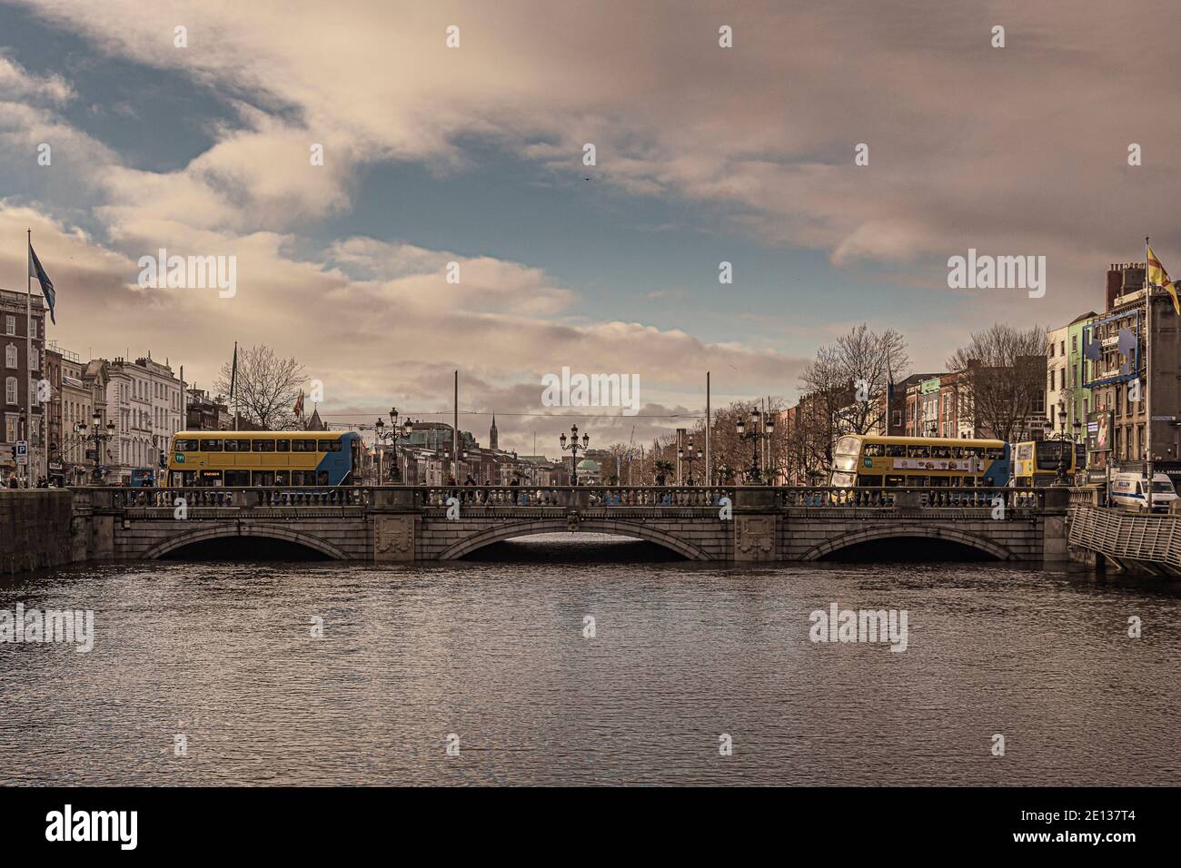 Pont oconnell en irlande de dublin Banque de photographies et d’images ...