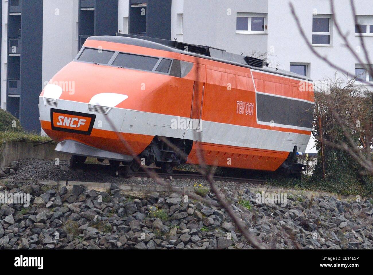 Le TGV 001, premier turbotrain expérimental de la SNCF, a été mis en ...
