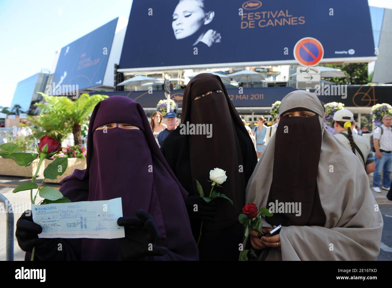 Femmes voilées france Banque de photographies et d’images à haute ...