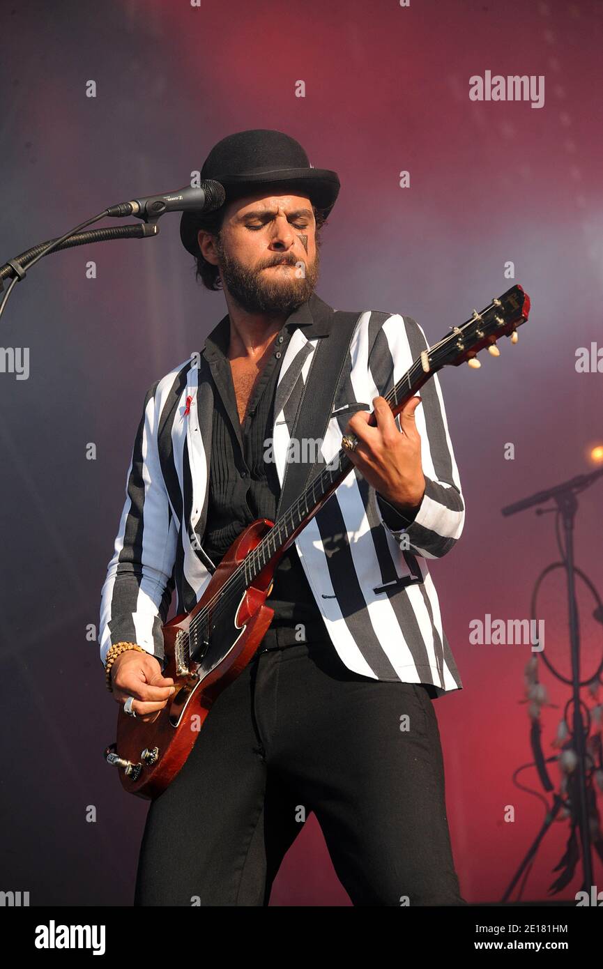 Nucci maxime Banque de photographies et d’images à haute résolution - Alamy