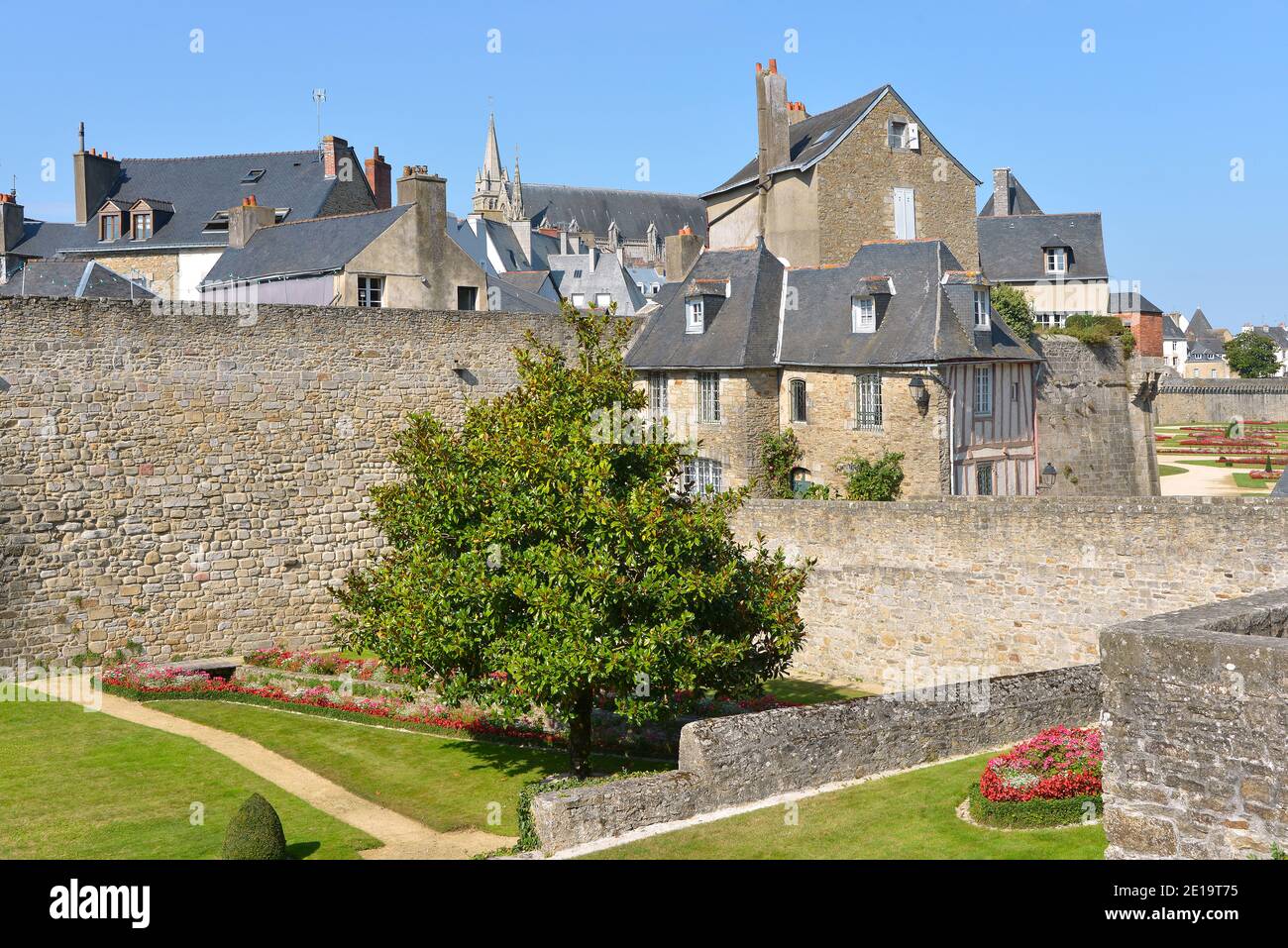 Vieux rempart bretagne Banque de photographies et d’images à haute ...