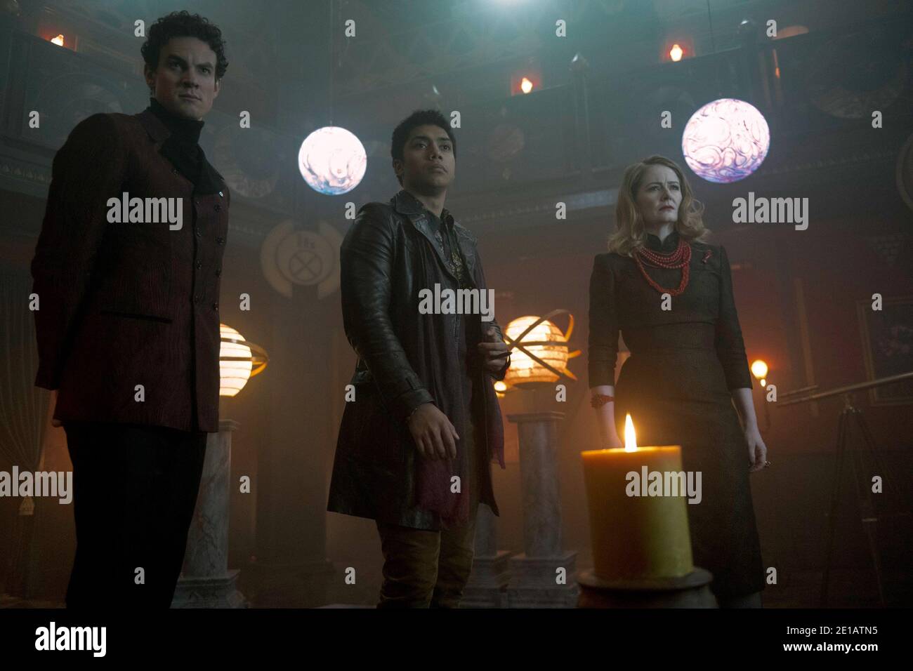 AVENTURES TERRIFIANTES DE SABRINA, de gauche à droite: Luke Cook ...