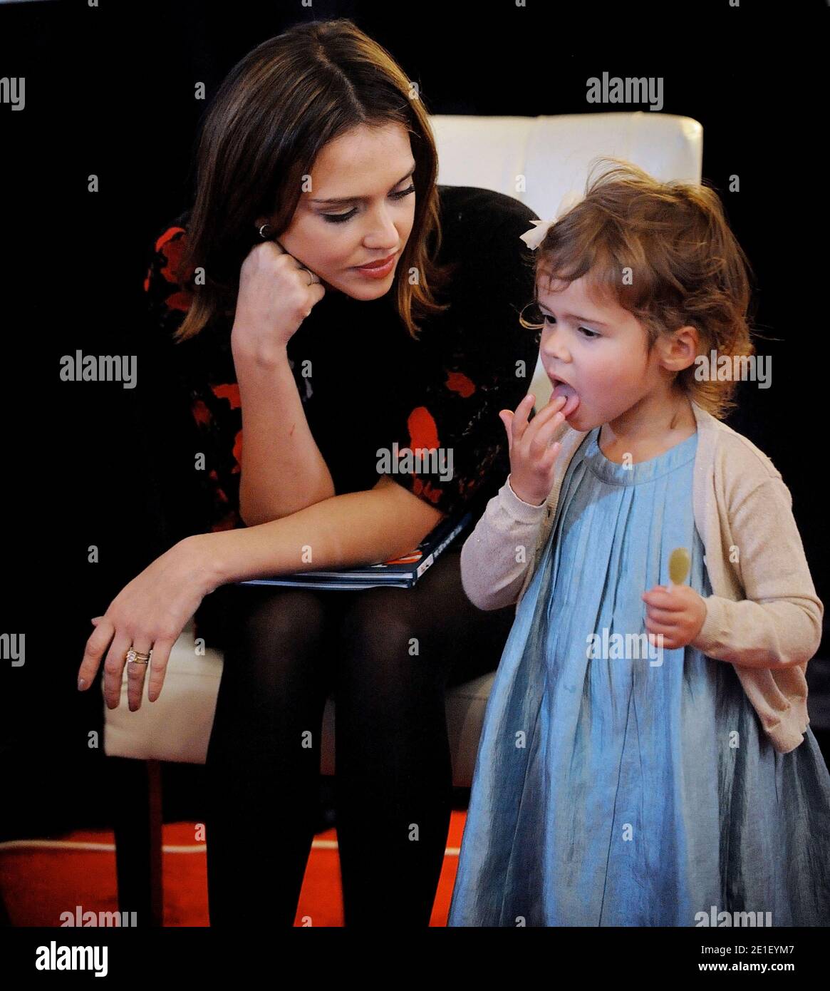 L'actrice et mère Jessica Alba assiste avec sa fille au lancement de la ...
