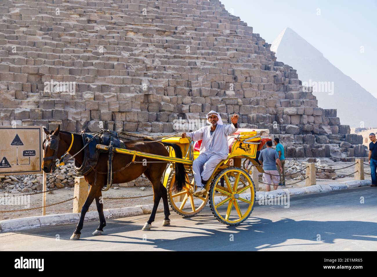 Cheval et piège pour les excursions touristiques avec un chauffeur ...