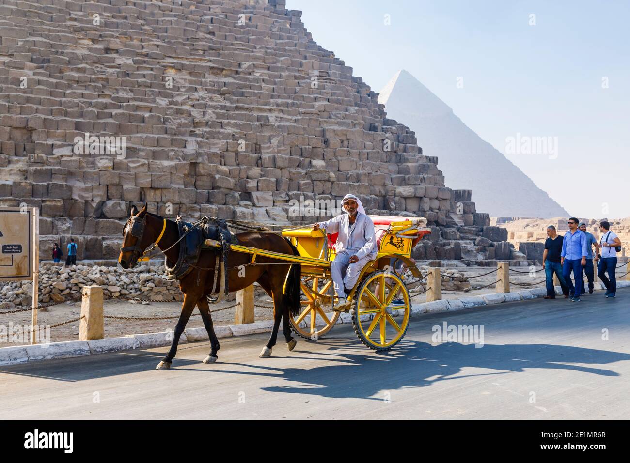 Pyramide en ruine de cheops au caire egypte Banque de photographies et ...