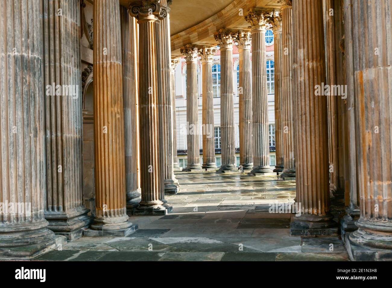 Une colonne corinthienne Banque de photographies et d’images à haute ...