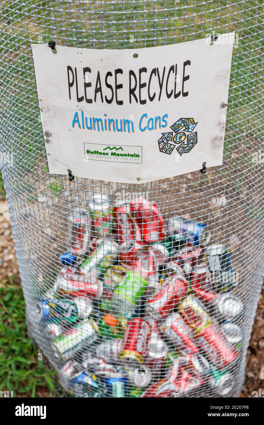 Les canettes recyclent Banque de photographies et d’images à haute ...