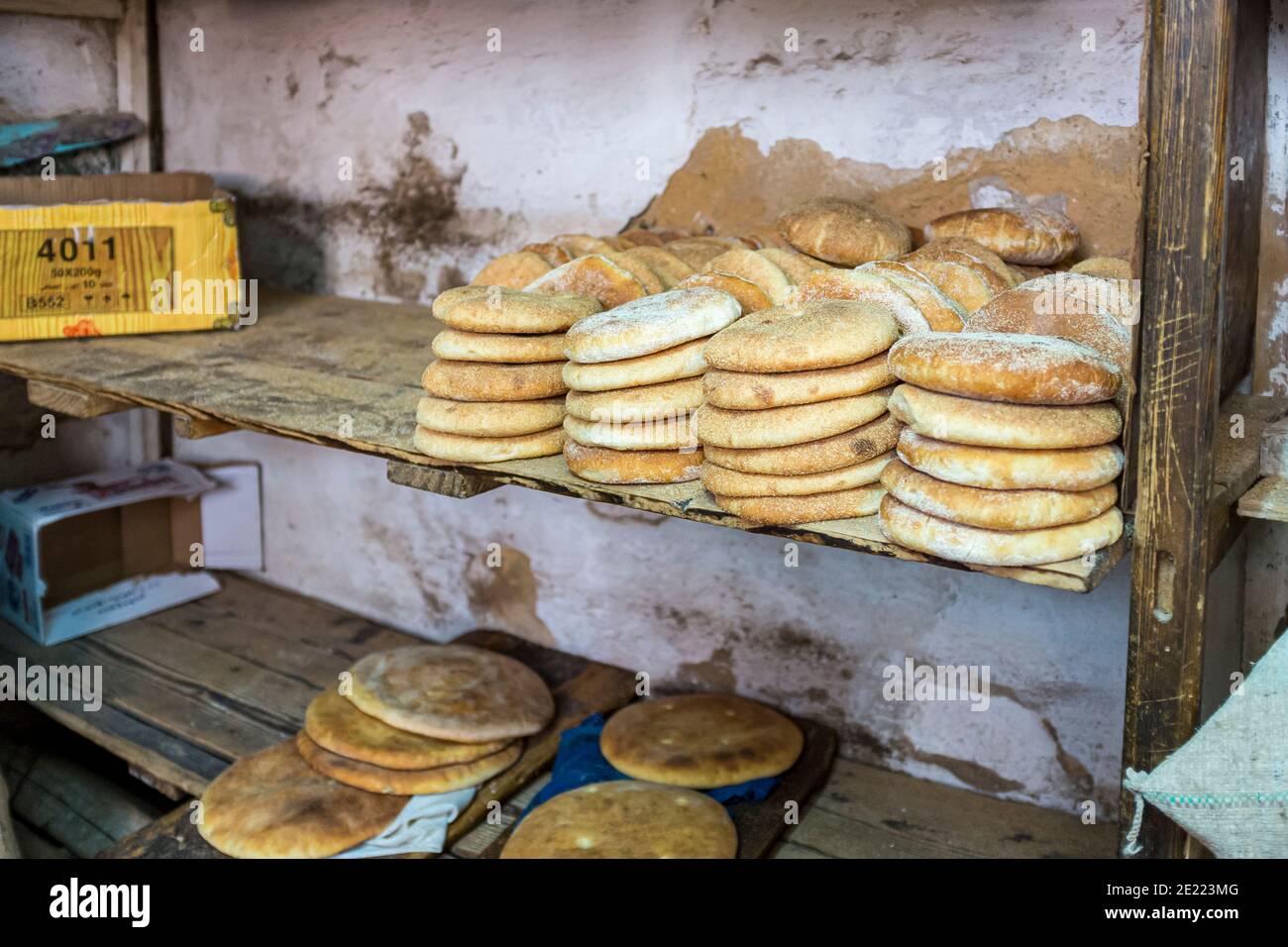Khobz marocain Banque de photographies et d’images à haute résolution ...