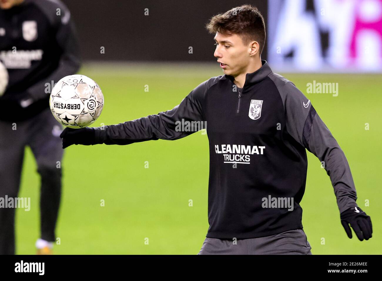 ARNHEM, PAYS-BAS - JANVIER 12: (G-D): Dominik Oroz de vitesse pendant ...