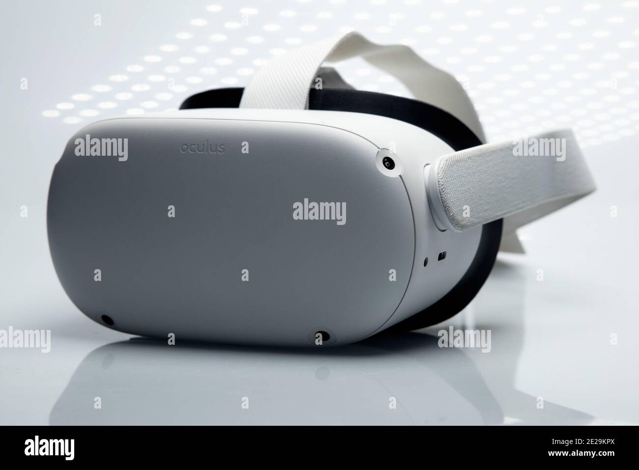 Casque Vr Oculus Quest 2 Banque d'image et photos - Alamy