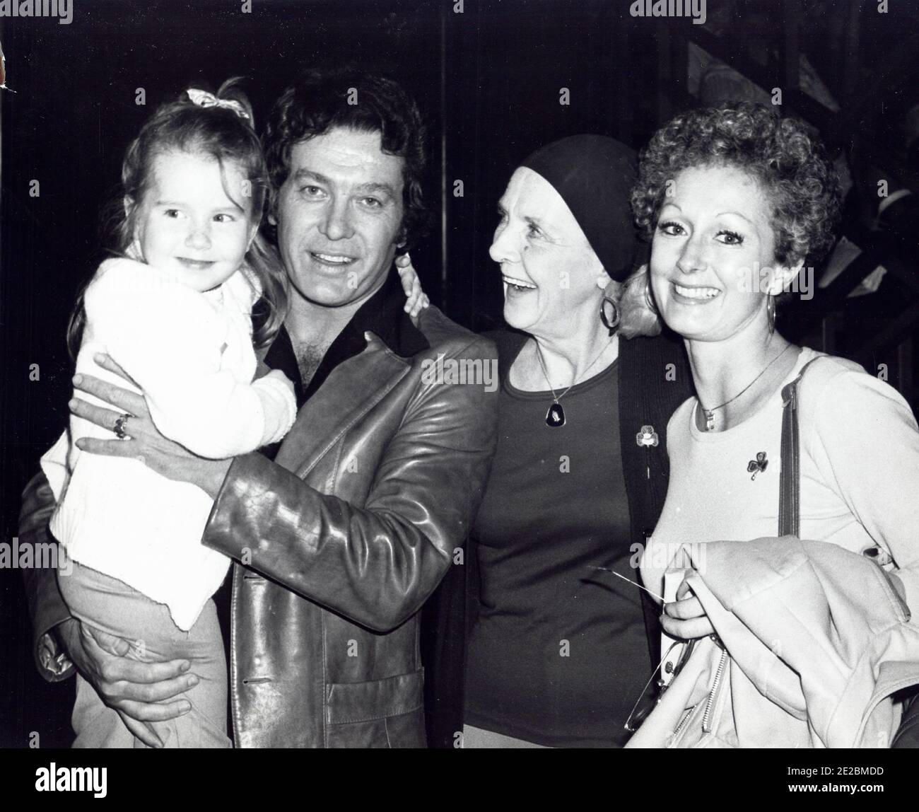 Michael cole daughter jennifer holly Banque de photographies et d ...