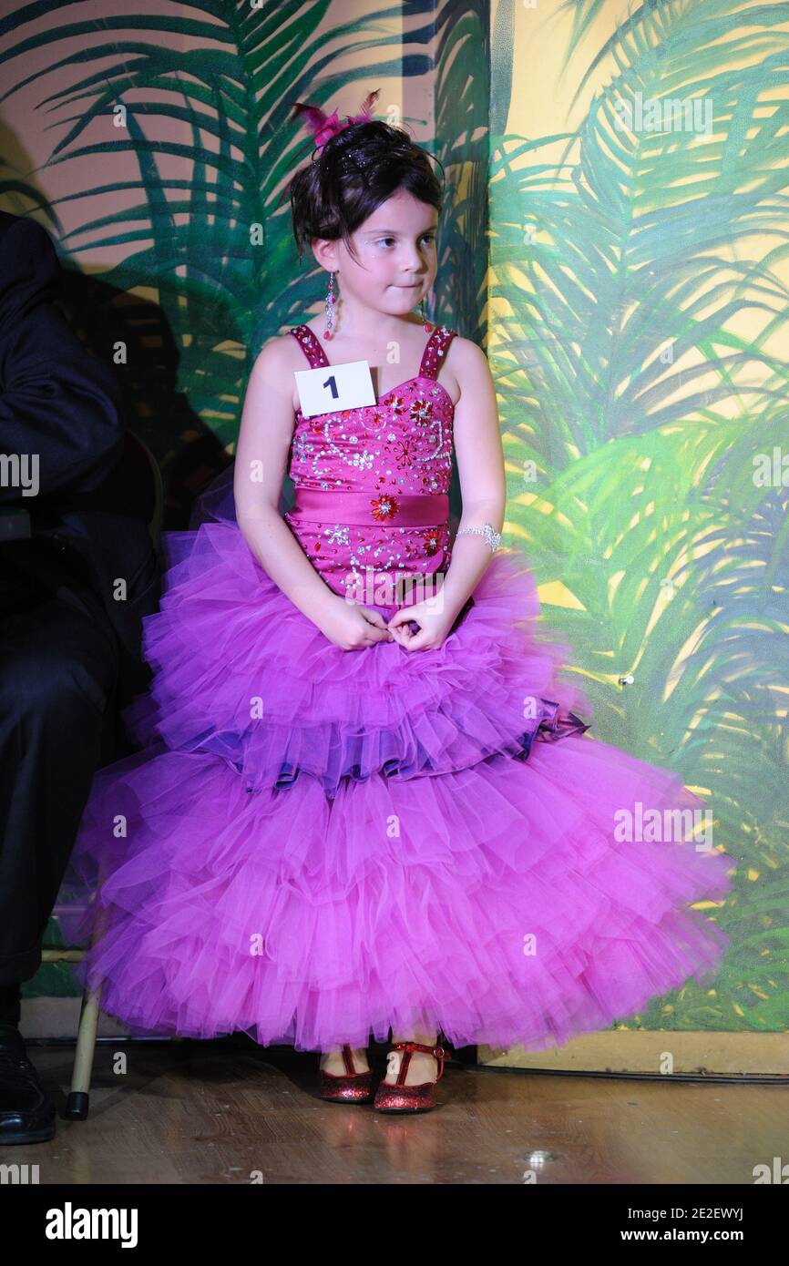 Mini miss france Banque de photographies et d’images à haute résolution ...